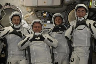 SpaceX Dragon Spacecraft Splashes Down With NASA's Crew-11 Astronauts ...